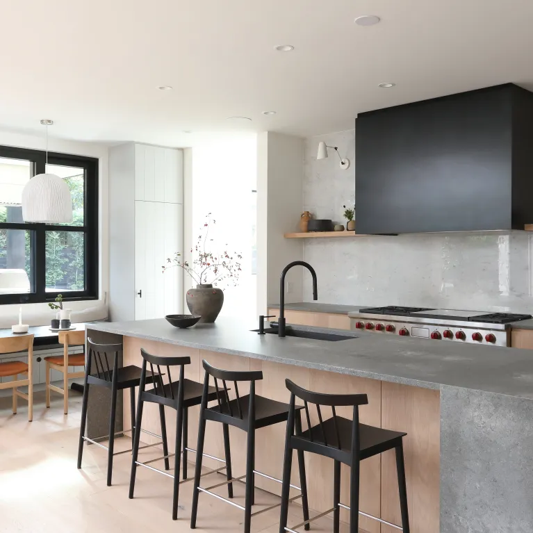 Una granja moderna en Vancouver por Sophie Burke Design | Dornbracht