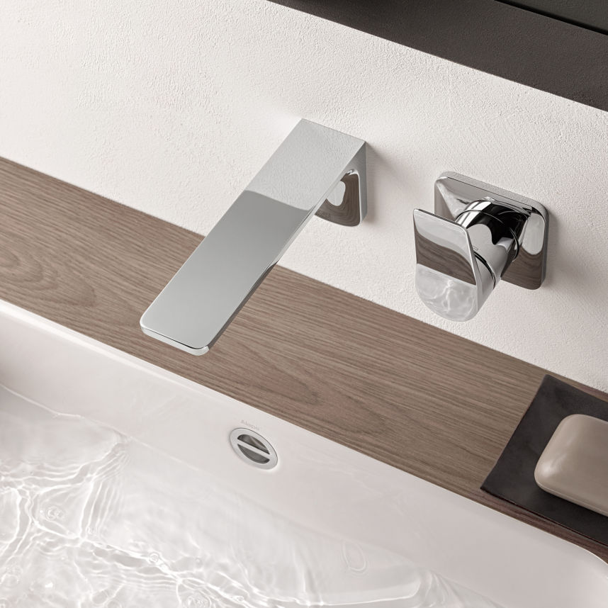 LISSÉ Chrome Washstand faucets: Wall-mounted single-lever basin mixer ...